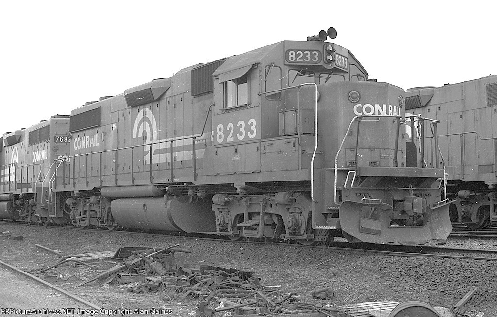 CR GP38-2 8233